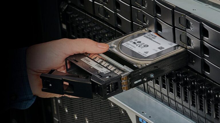 SAS vs SATA: Comparison, Pros & Cons - The Next Hint