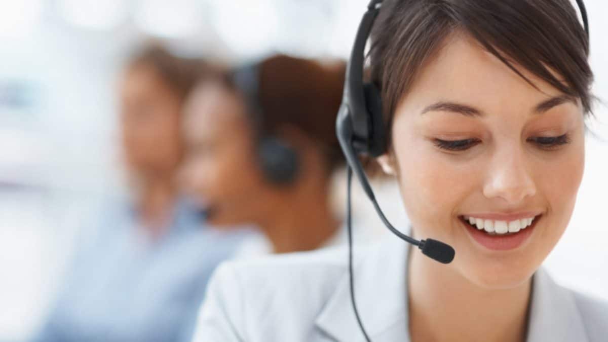 In-Call vs. Out-Call – Differences, Benefits & Example
