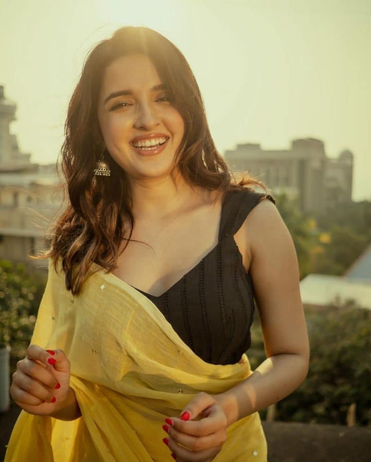 Top 10 Beautiful Female National Crush Of India in 2024 - The Next Hint